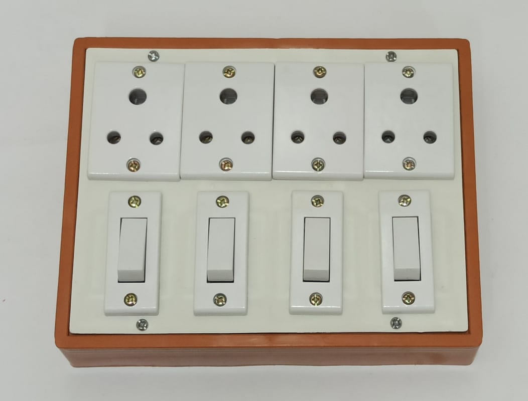6A 4 Sockets (3 Pin Socket) & 4 Switch (Square) Extension Box with 16A ...