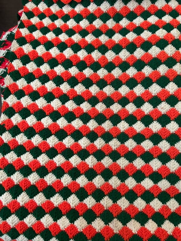 Multicolur Woolen Crochet Table Cloth