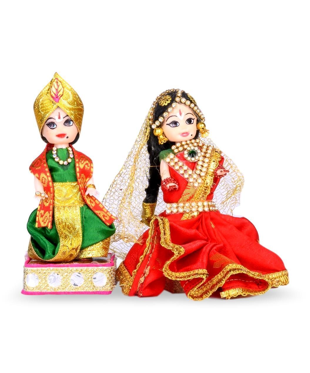 "Traditional Indian Wedding Couple Dolls."